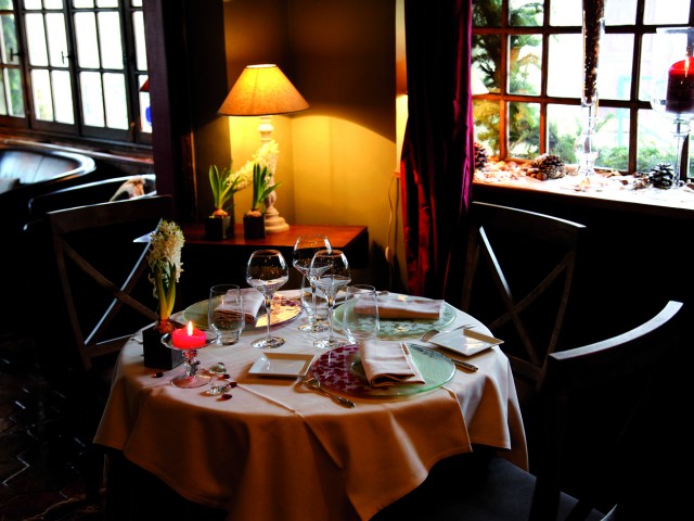 Cartes et menus / Les Mesnuls / La Toque Blanche