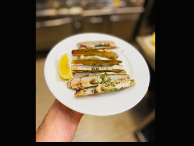 Chez Delphine / Fancy and popular bar / Paris