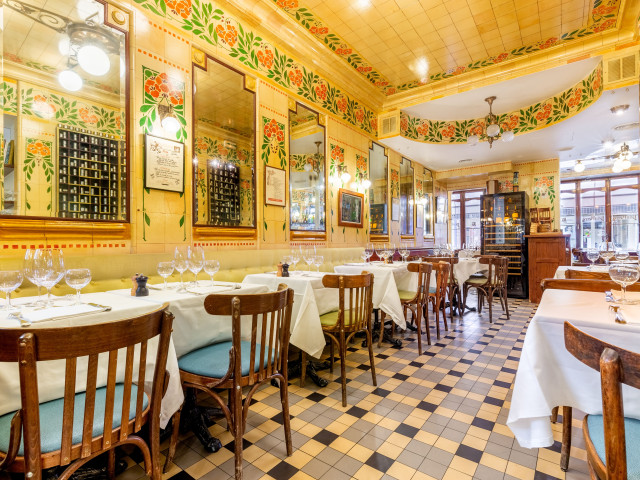 Le Petit Rétro / pub / PARIS